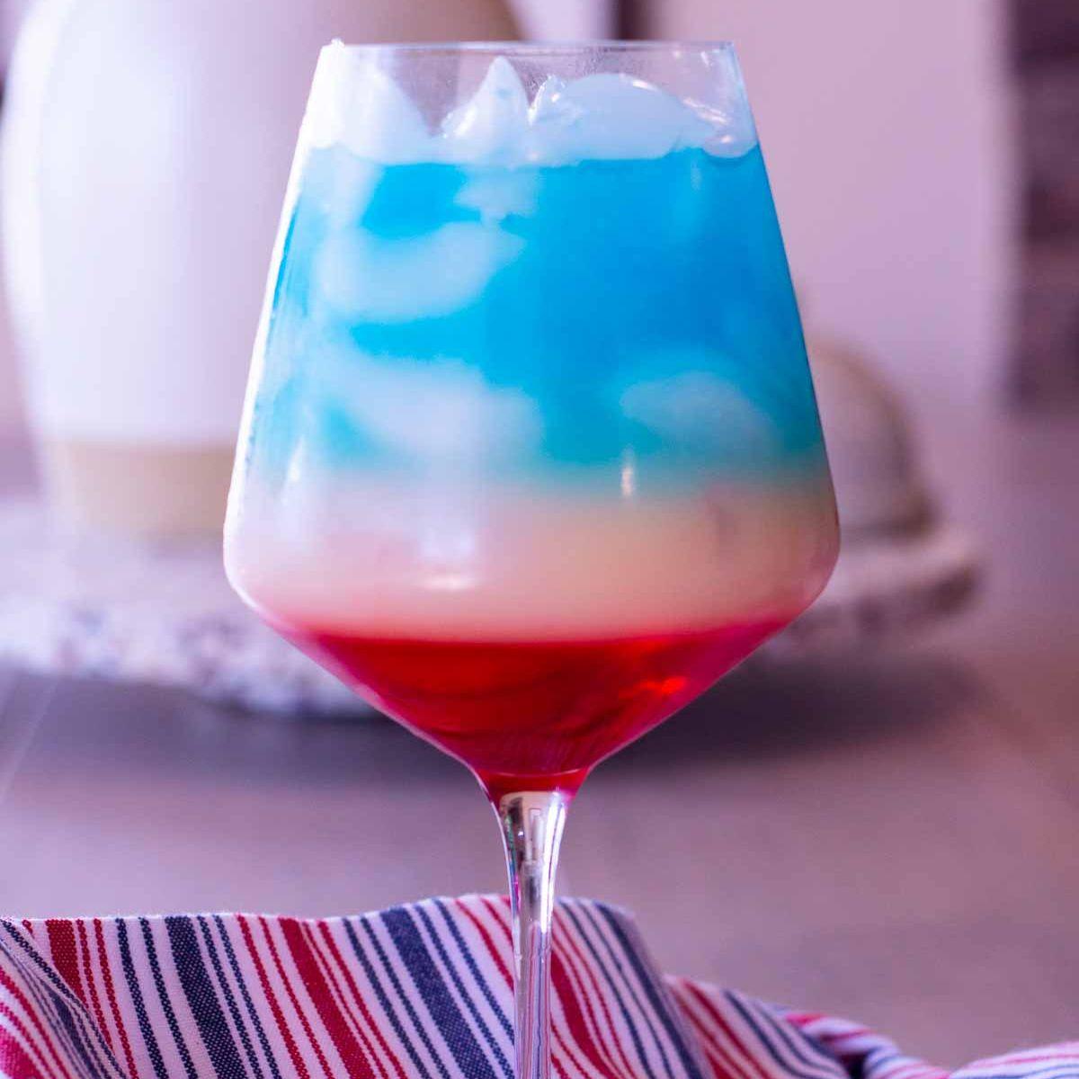 4th of July Mocktail - Holiday Food and Fun
